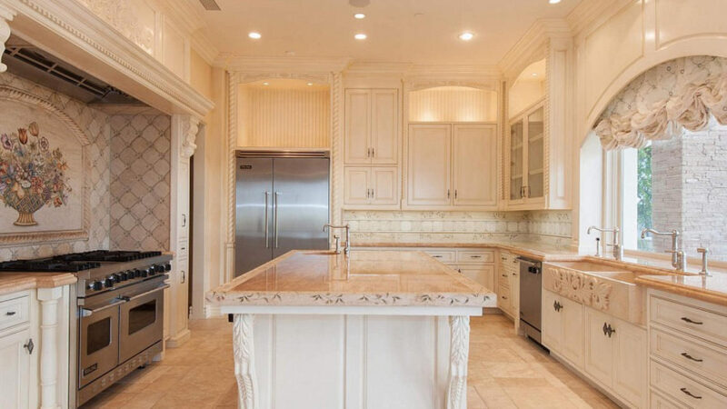 Kobe Bryant Sells His O.C. Mansion (Finally!)