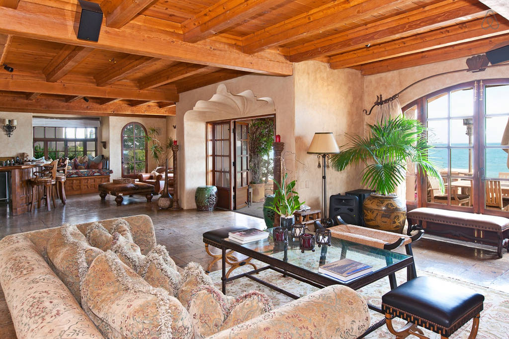 Mariah Carey Rents Malibu beach house on AirBnB