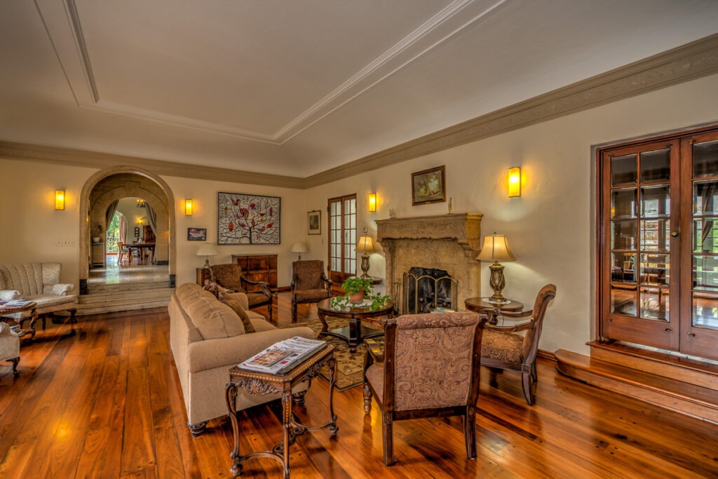 Somebody Please Save This Glamorous Hollywood Mansion!