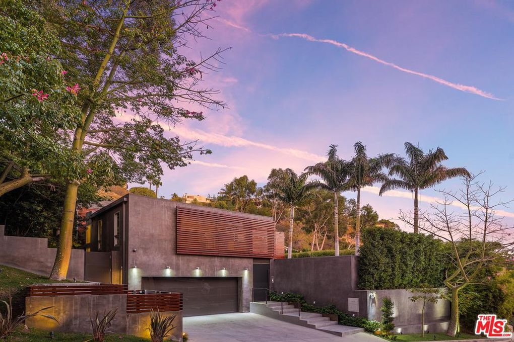 Alex Rodriguez is Selling the Home He Bought From Meryl Streep